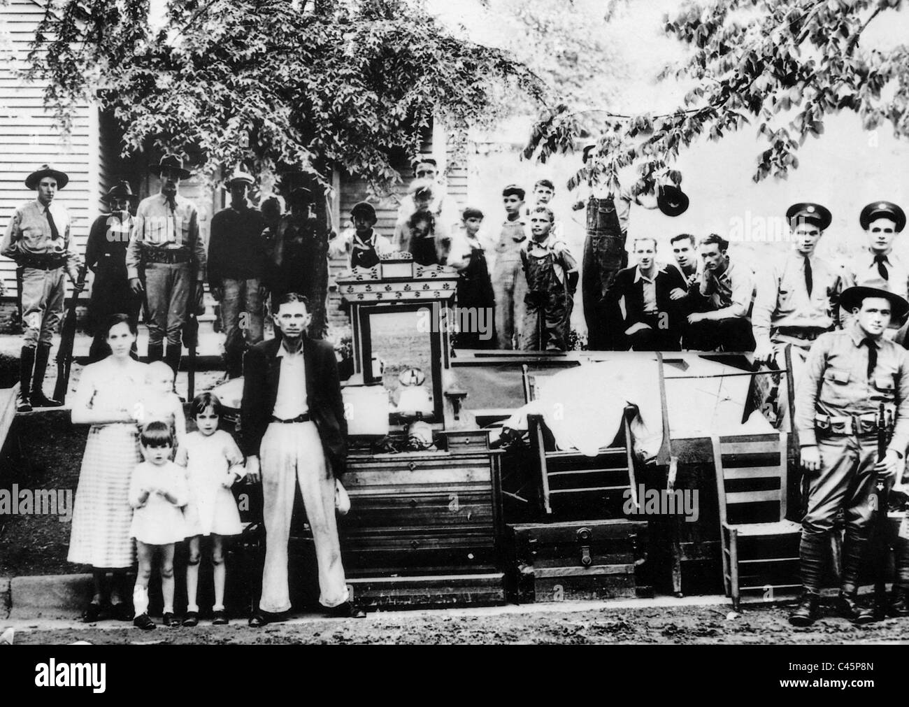 Family 1935 hi-res stock photography and images - Alamy