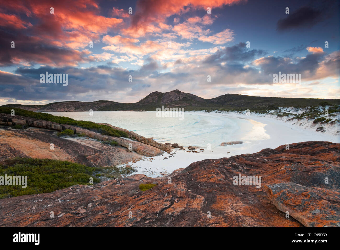 Thistle Cove beach at dusk. Cape Le Grand National Park, Esperance ...