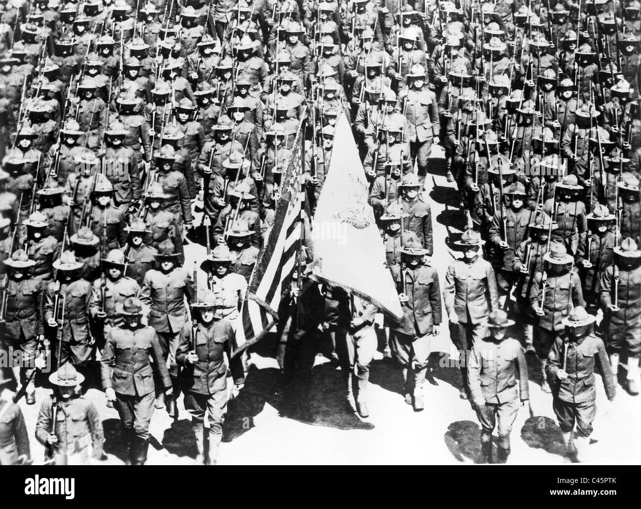 American soldiers march in hi-res stock photography and images - Alamy