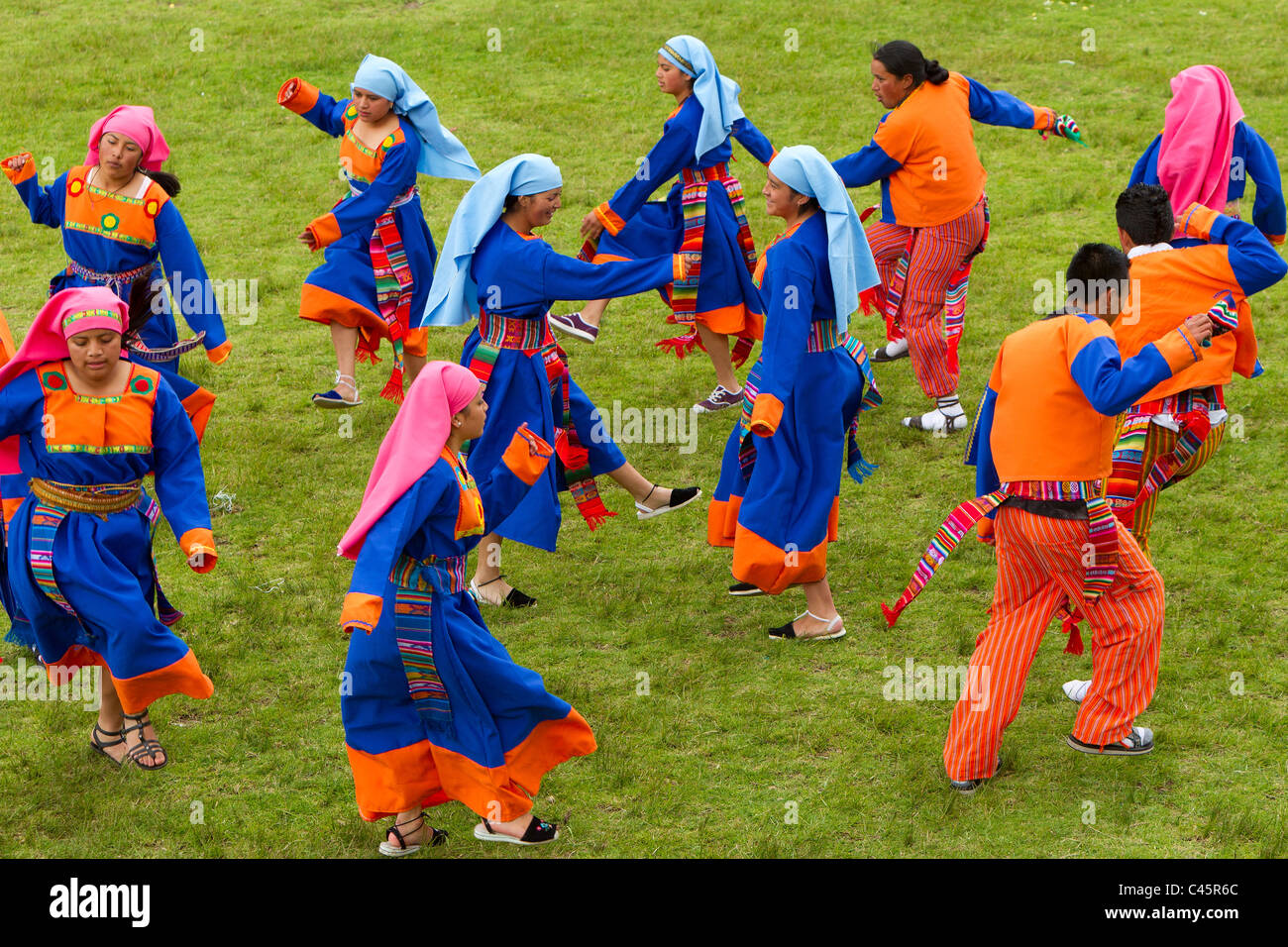 LLOA PICHINCHA ECUADOR MAY 29 2011 ECUADOR COUNTRY LIFE EXPRESSED ...