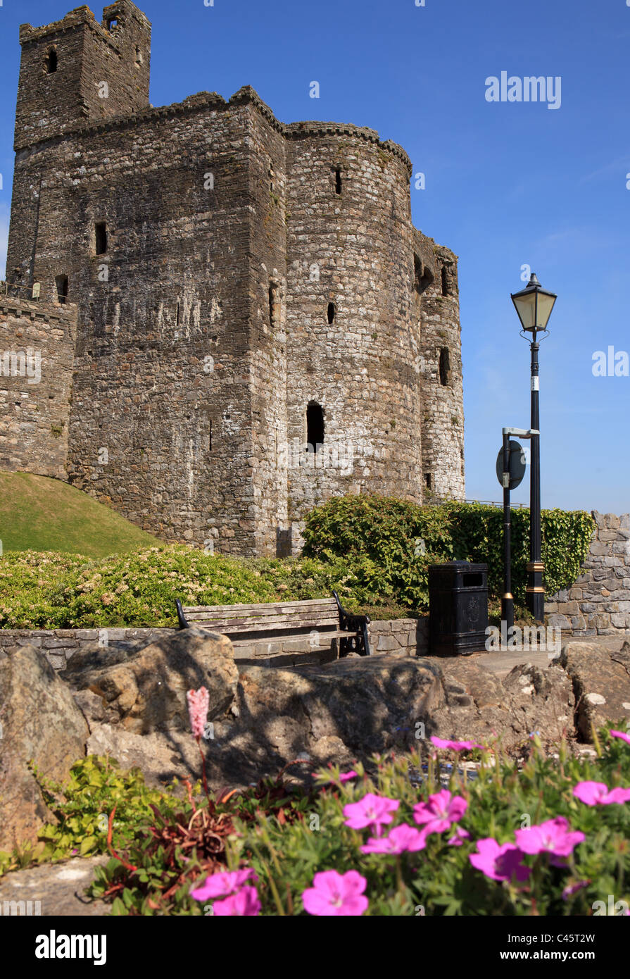 Kidwelly Castle Ruins High Resolution Stock Photography and Images - Alamy
