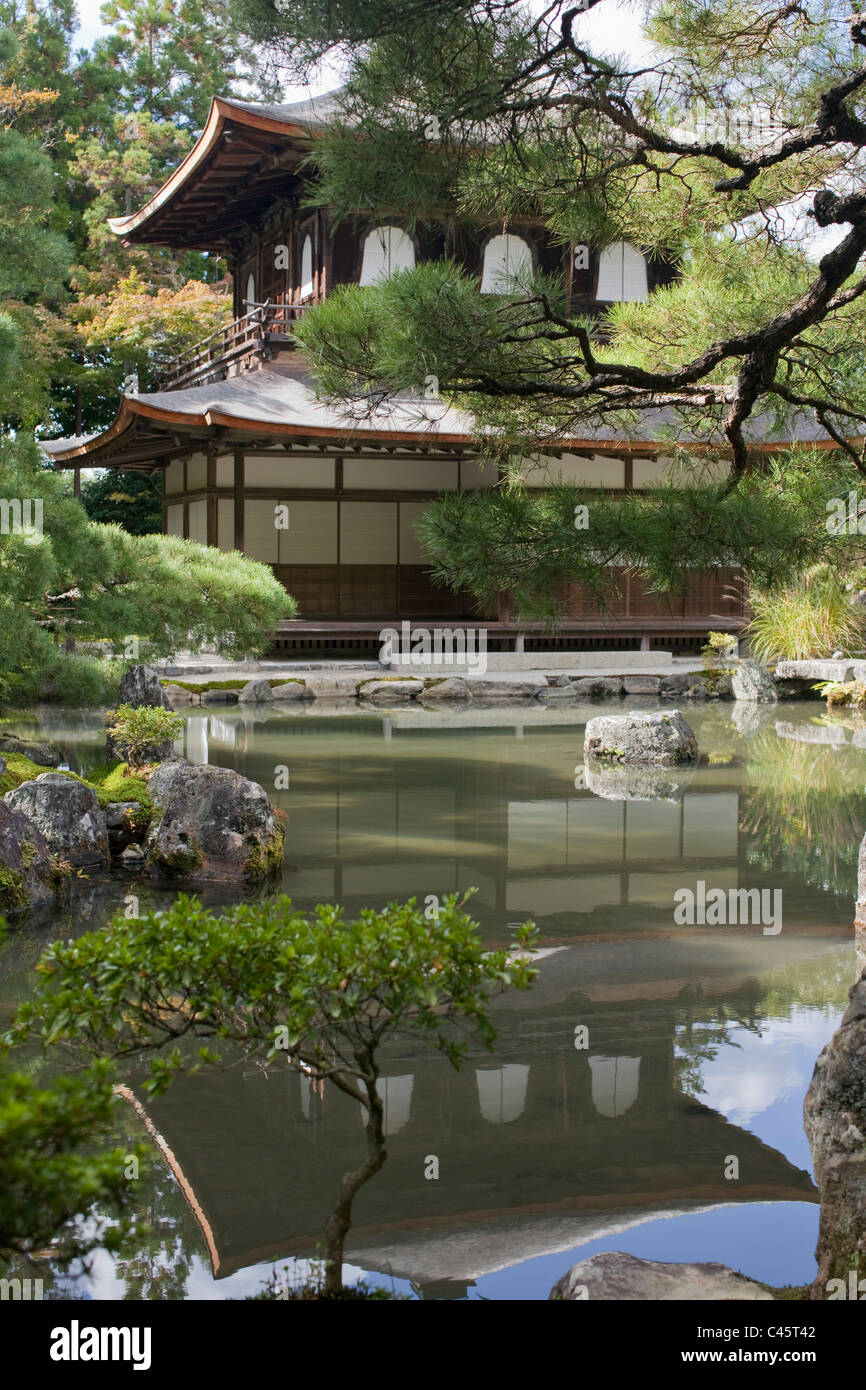 Ginkaku-ji (Silver Pavilion) with pond and pine trees, Kyoto, Japan ...