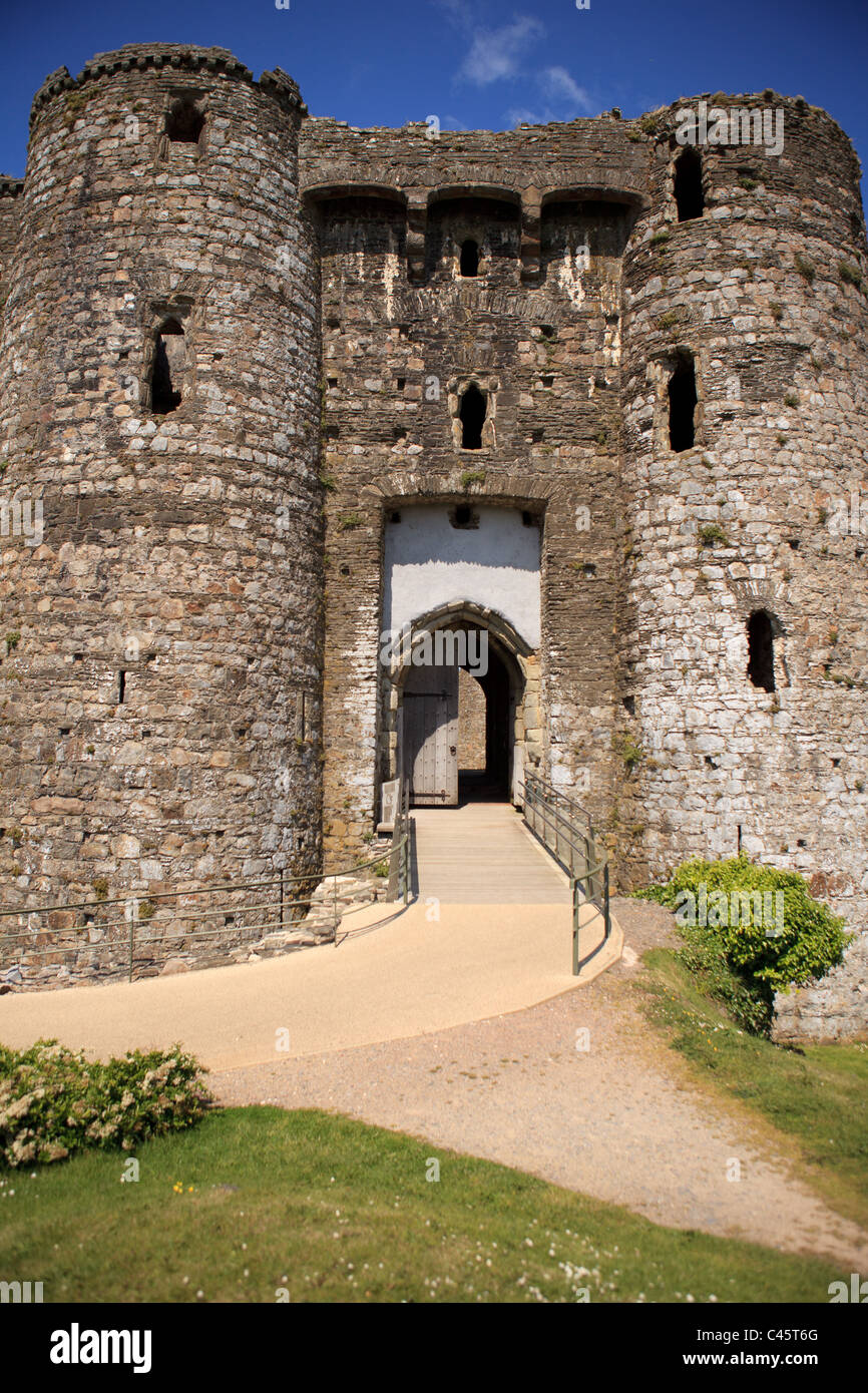 Kidwelly castle hi-res stock photography and images - Alamy