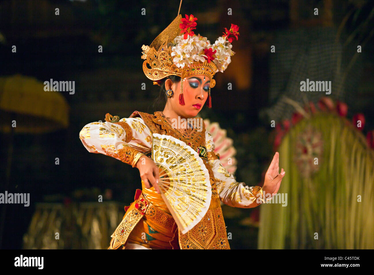 The LEGONG TRANCE DANCE is performed by the Cenik Wayah Gamelan Dance ...