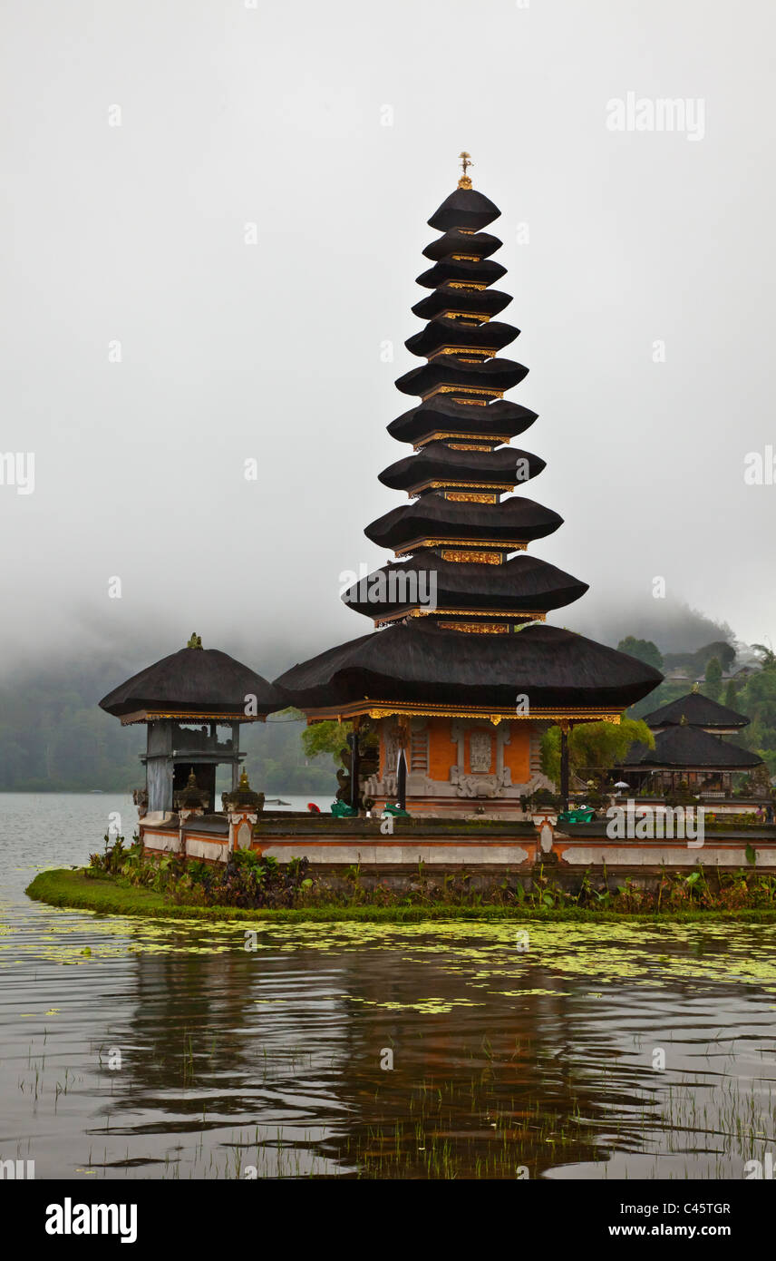 PURU ULUN DANU BRATAN is a 17th Century Hindu and Buddhist Temple ...