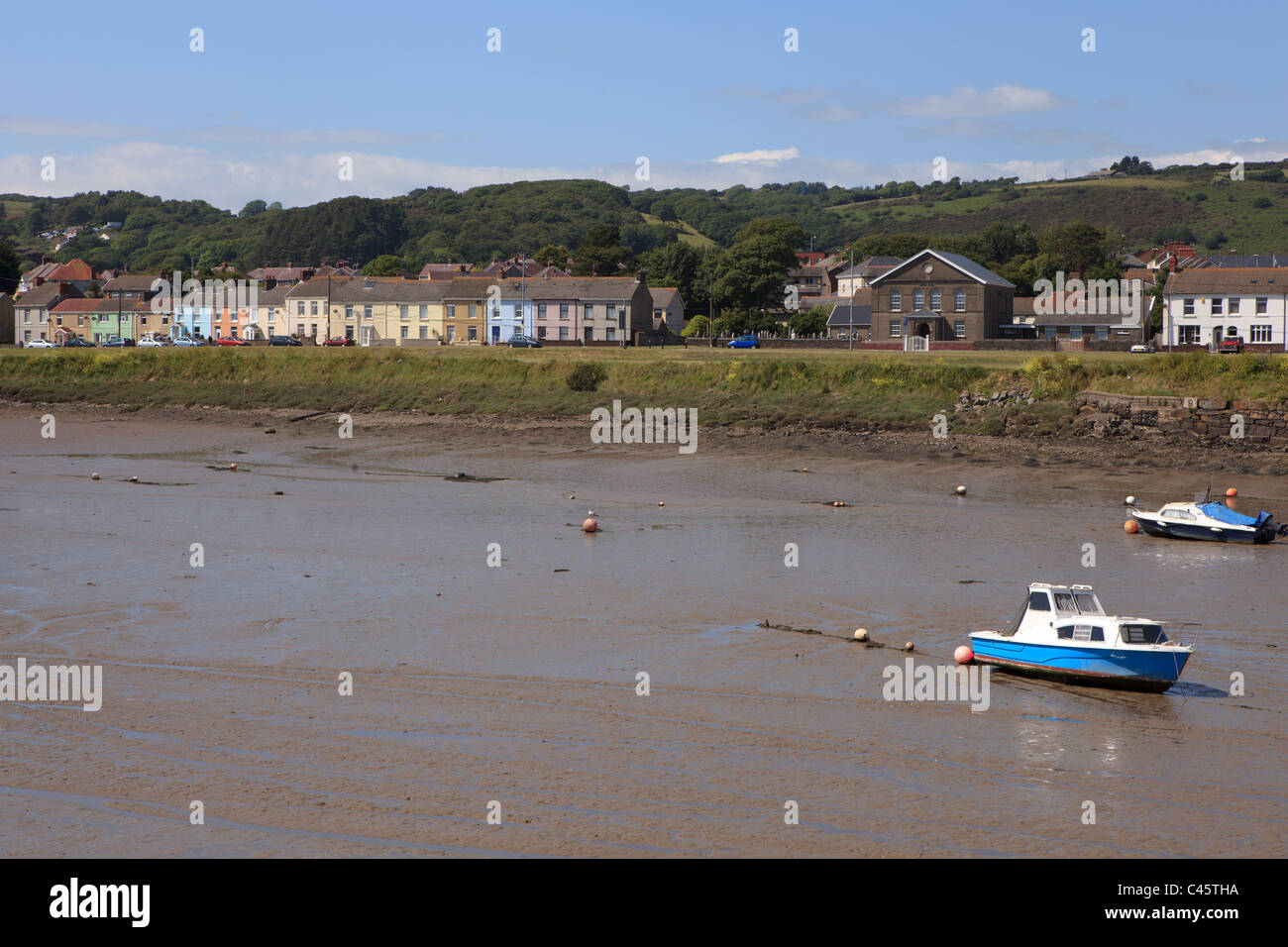Llanelli Beach High Resolution Stock Photography and Images - Alamy