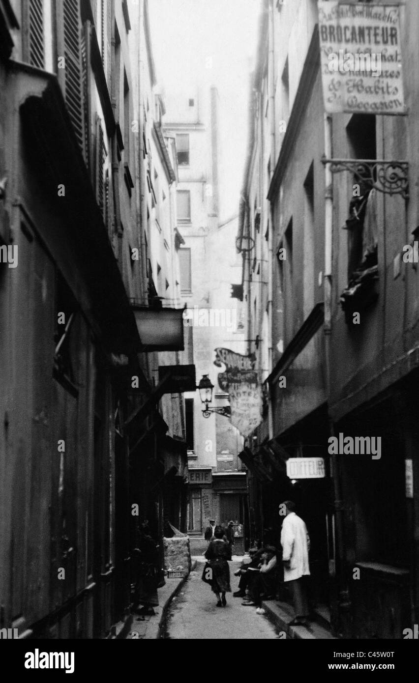 Poverty paris Black and White Stock Photos & Images - Alamy