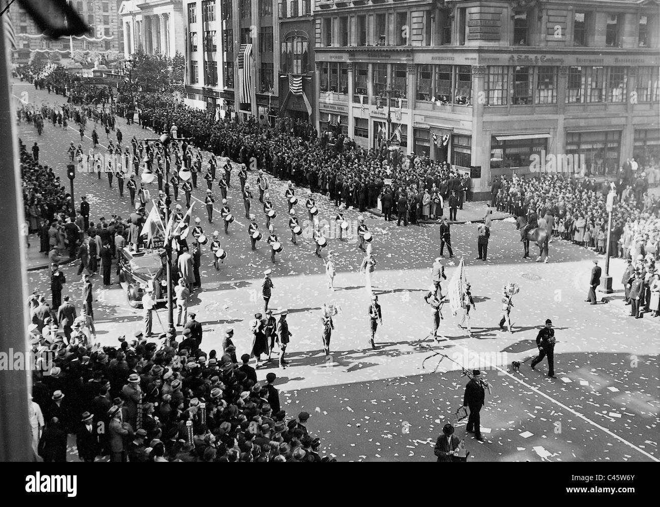 American legion parade hi-res stock photography and images - Alamy