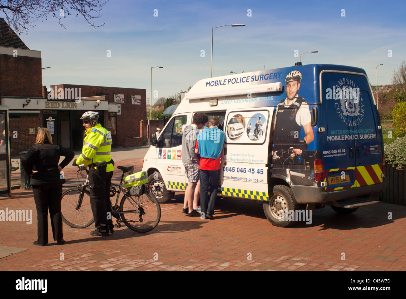 Police mobile support unit hi-res stock photography and images - Alamy