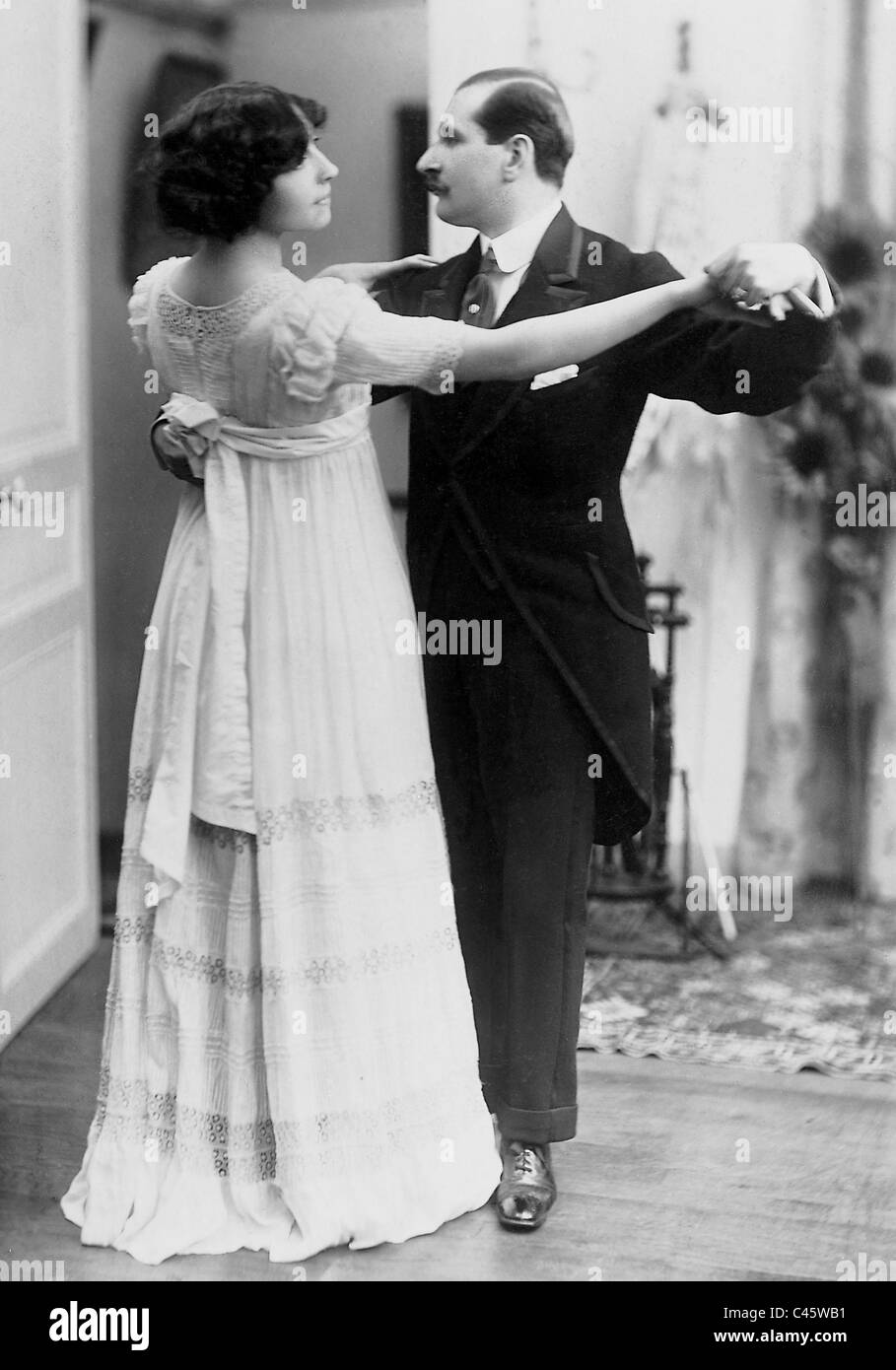 The cotillion dance hi-res stock photography and images - Alamy