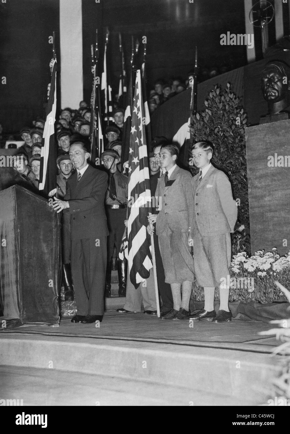 Joseph Goebbels speaks, 1933 Stock Photo - Alamy
