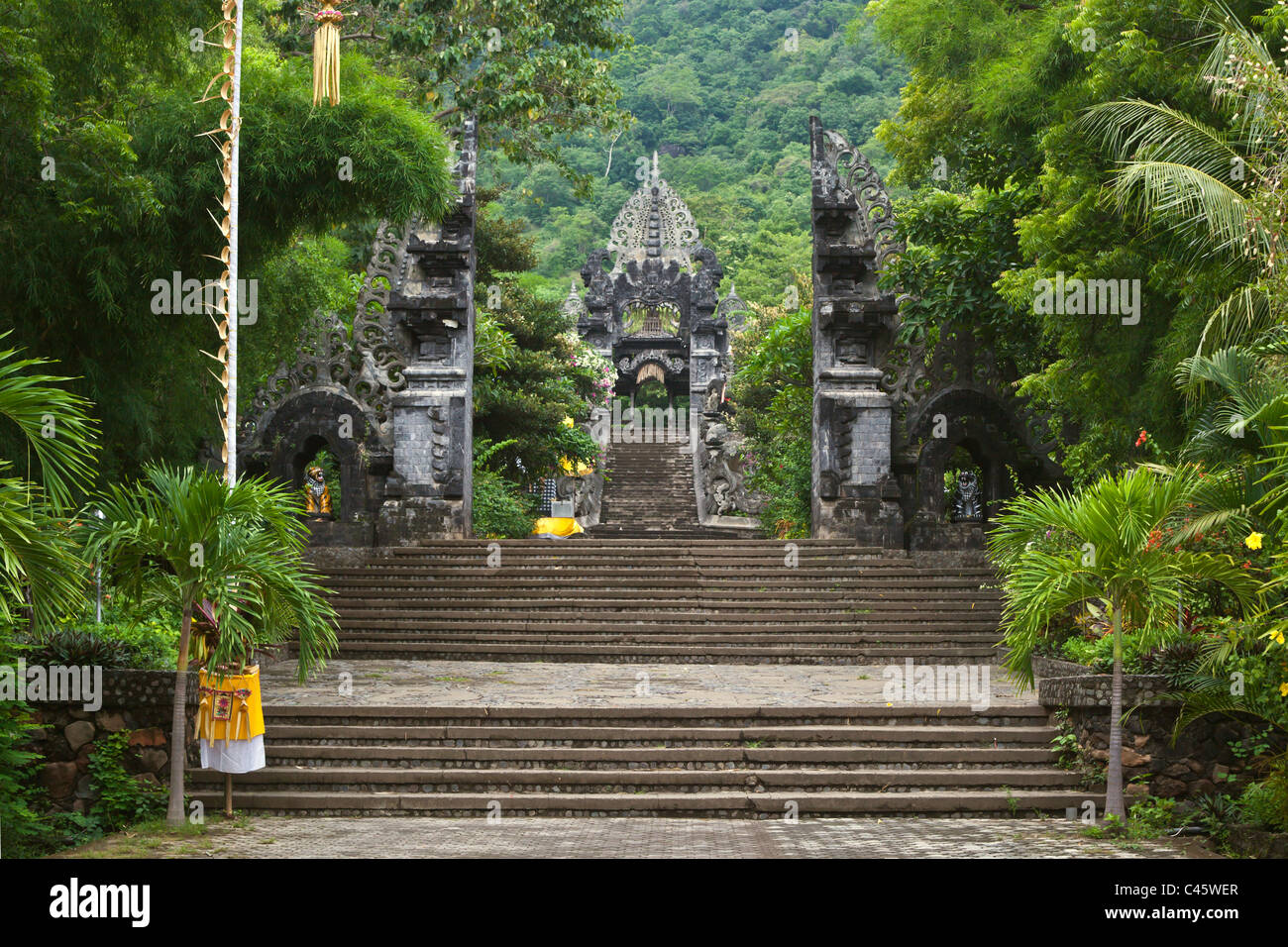 Entrance of PURA MELANTING a Hindu temple located in a beautiful ...