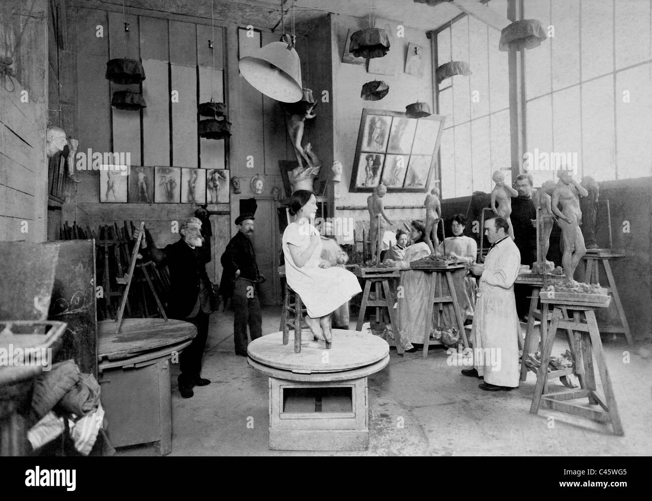 Art school model Black and White Stock Photos & Images - Alamy