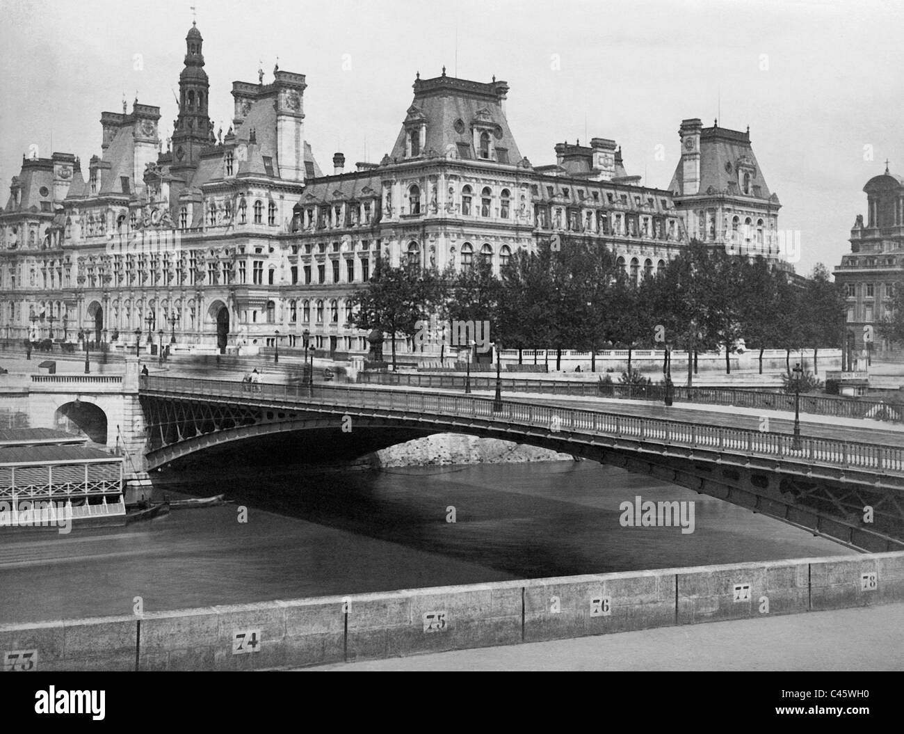 City hall paris in Black and White Stock Photos & Images - Alamy