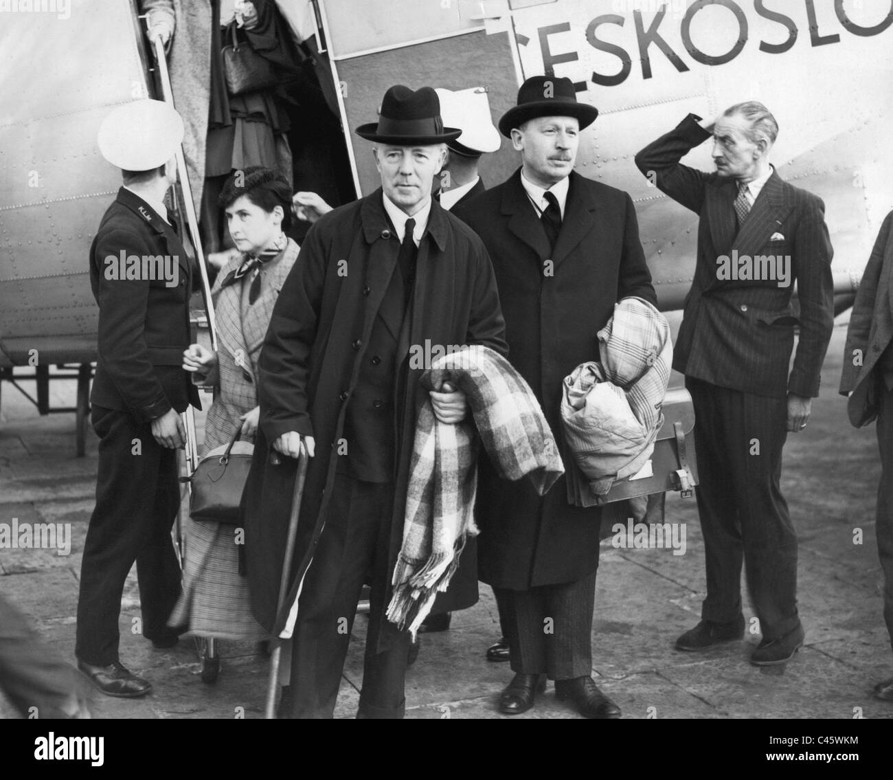 Lord walter runciman hi-res stock photography and images - Alamy