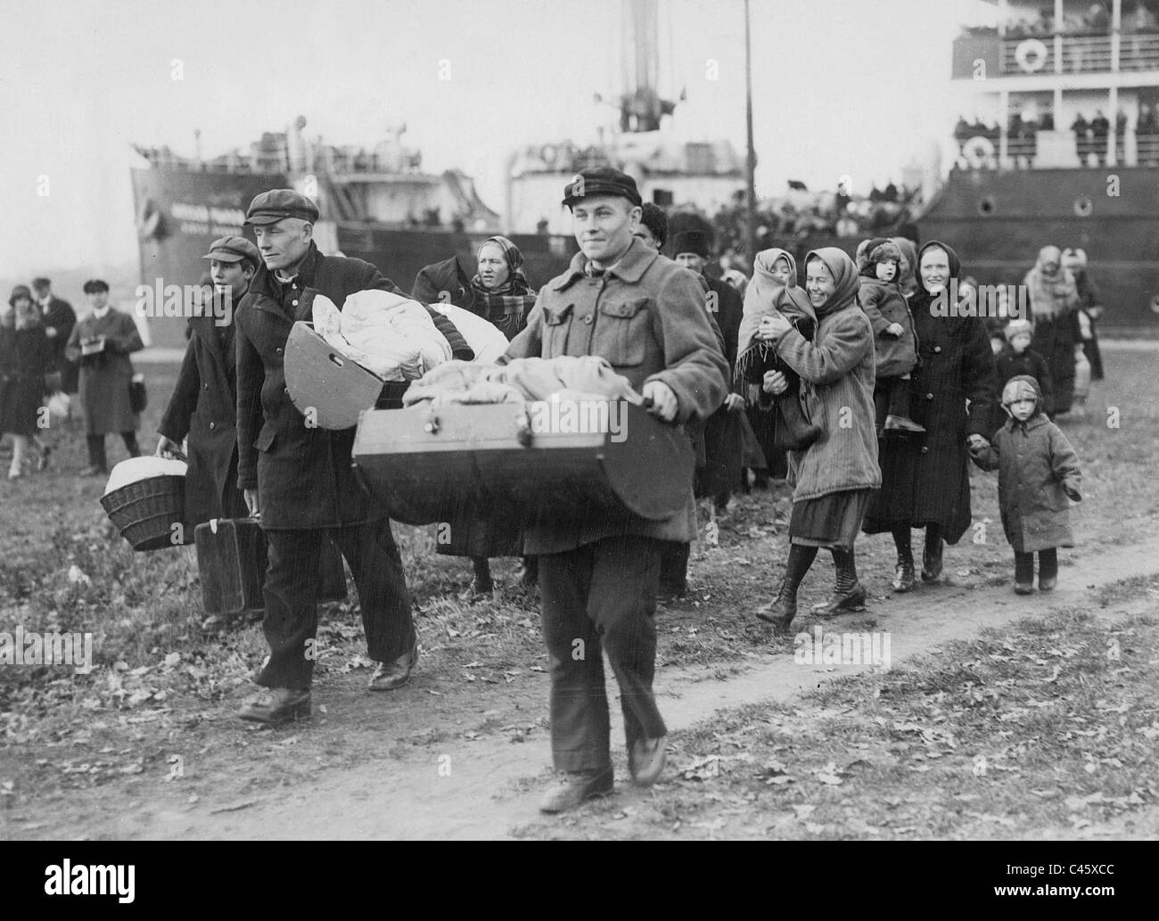 Russian Germans in the port of Swinemuende, 1929 Stock Photo - Alamy