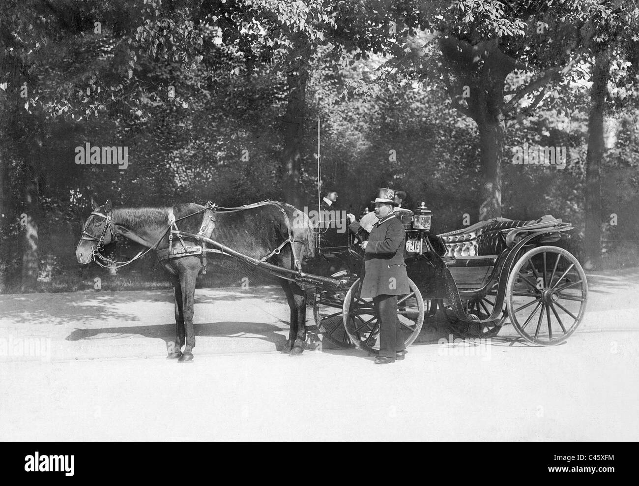 Berlin carriage hi-res stock photography and images - Alamy
