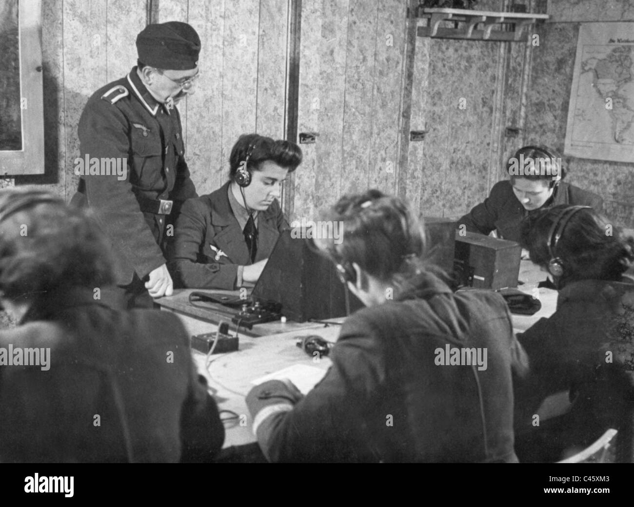 Signal corps hi-res stock photography and images - Alamy