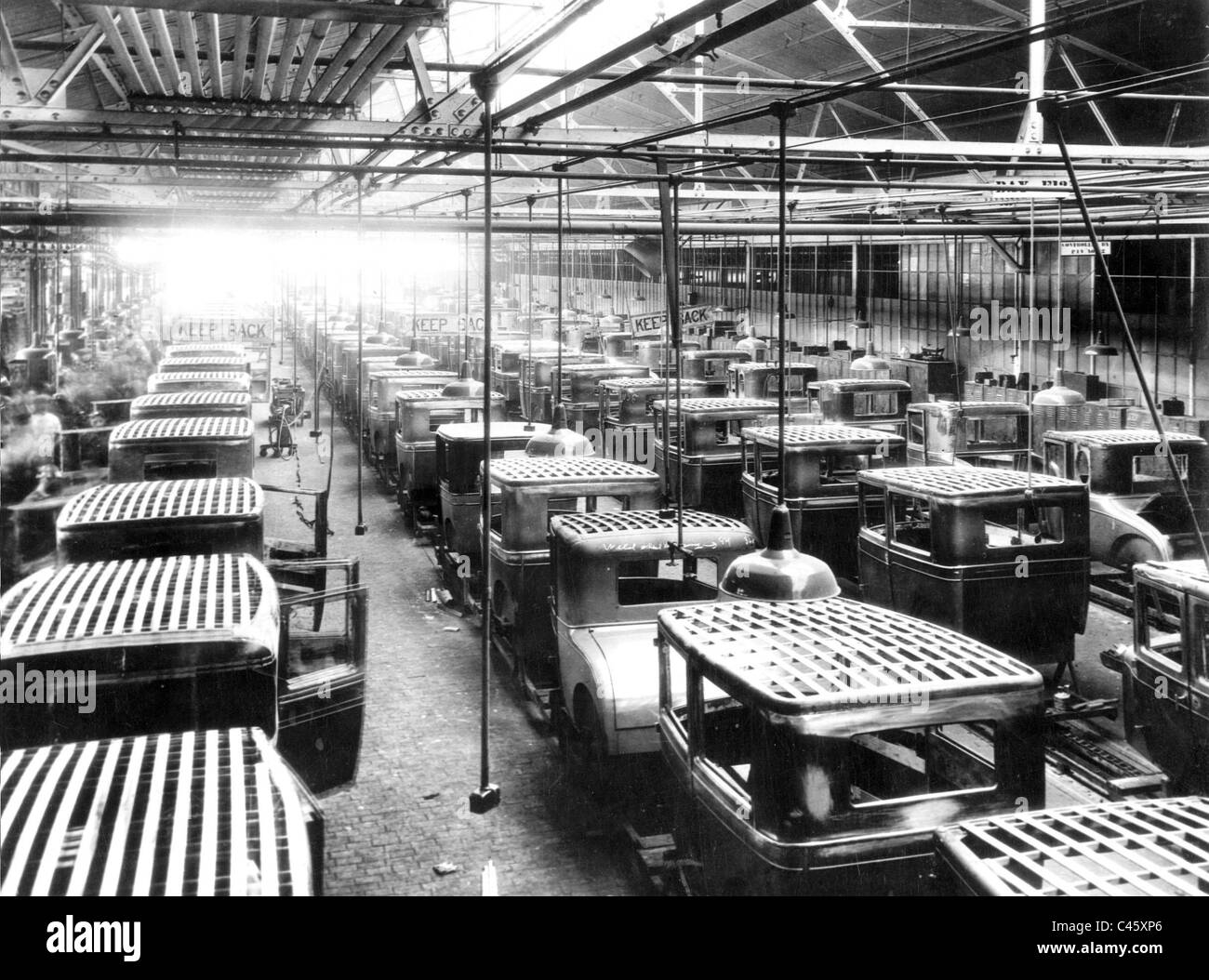 Car production by General Motors in Detroit, 1928 Stock Photo - Alamy