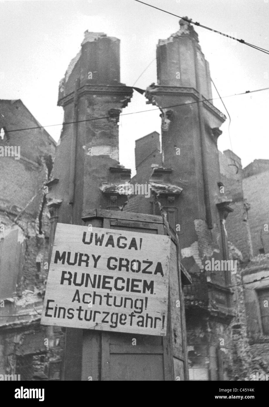 Ruins in Warsaw after the uprising, 1944 Stock Photo - Alamy
