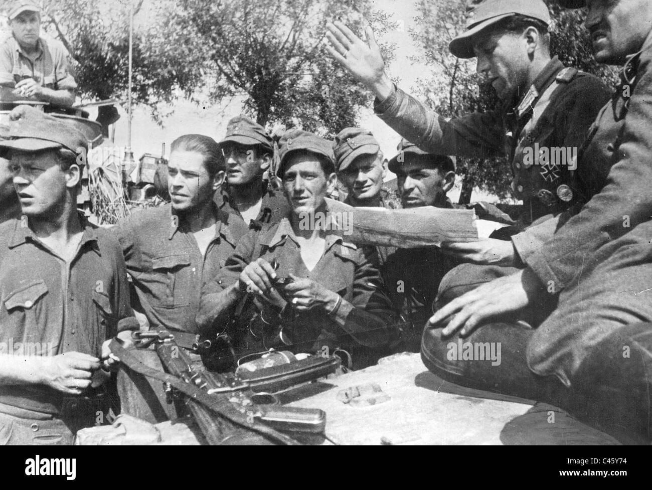 Orders conference on the Eastern front, 1944 Stock Photo - Alamy