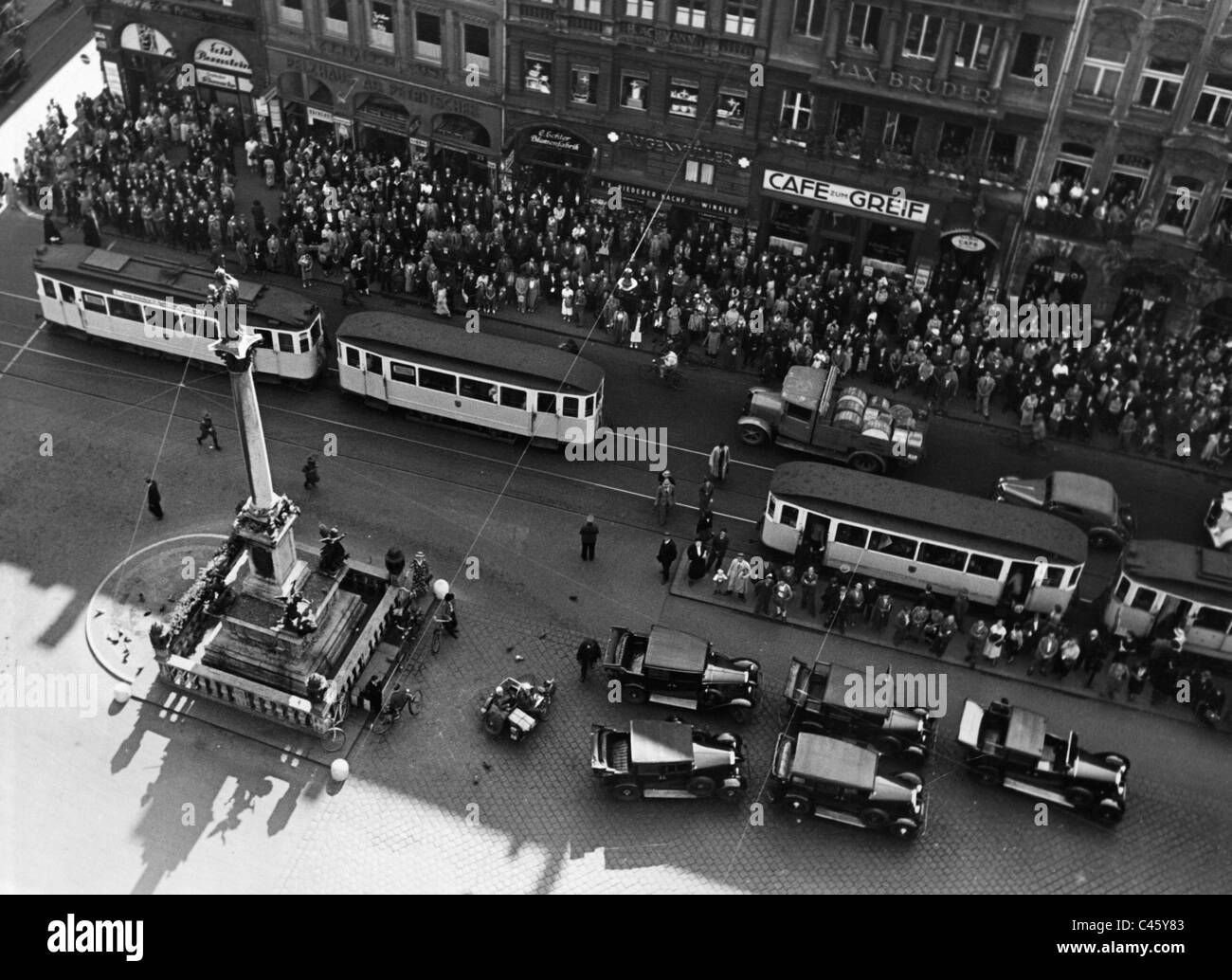 Marian column marienplatz munich hi-res stock photography and images ...