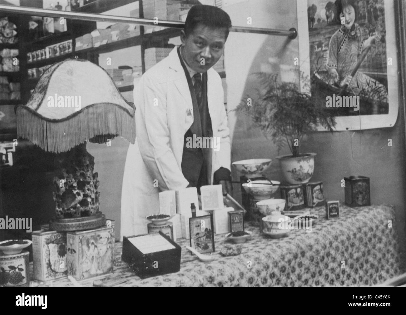 Chinese merchant berlin hi-res stock photography and images - Alamy