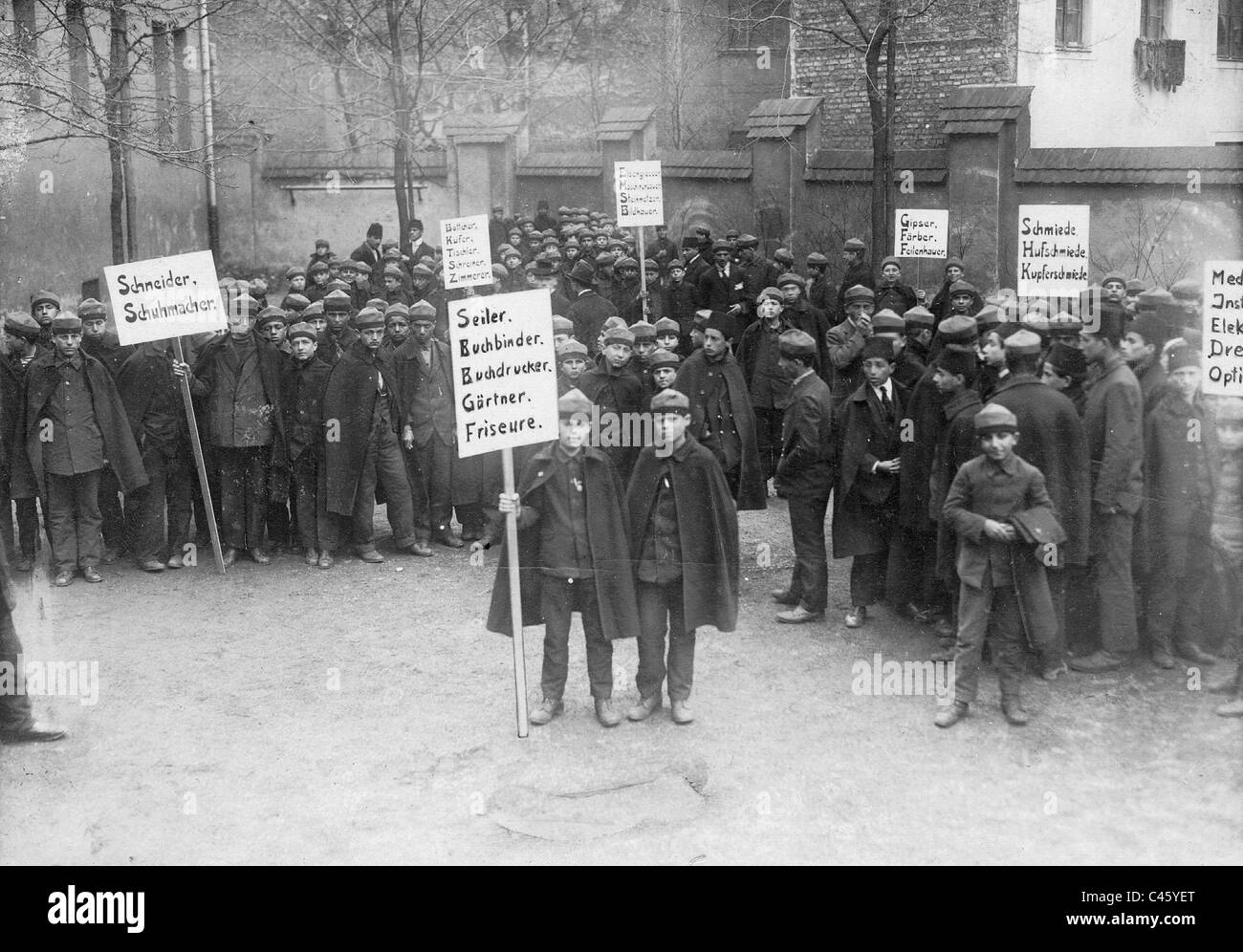 Turkish apprentices in Berlin, 1917 Stock Photo - Alamy
