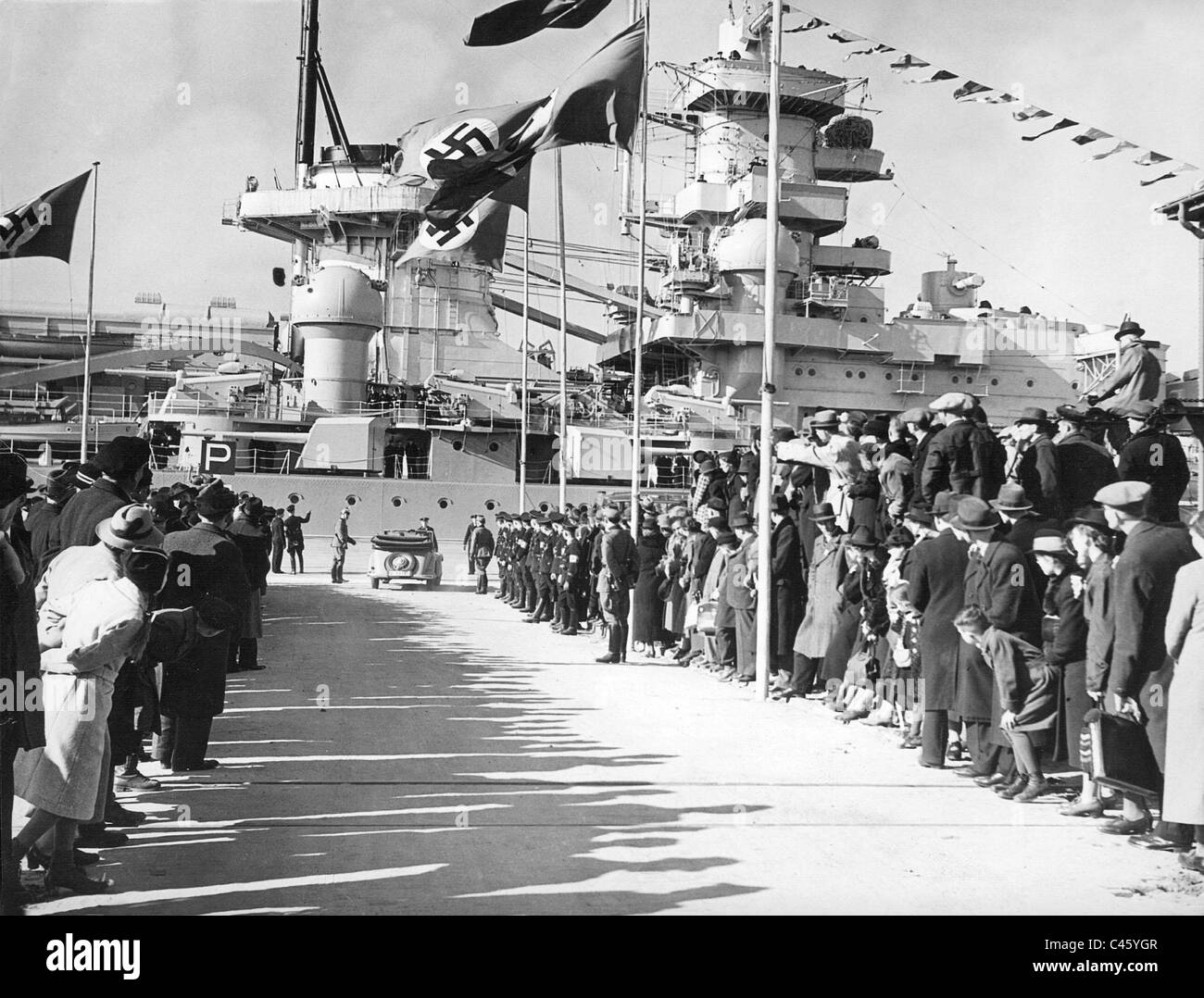 The battleship 'Scharnhorst' in Wilhelmshaven, 1939 Stock Photo - Alamy