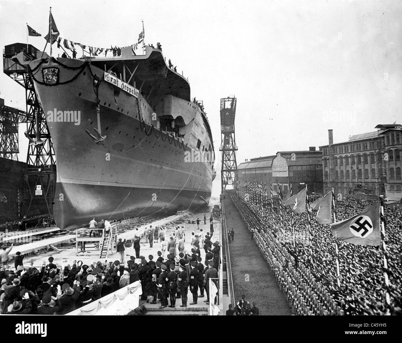 Aircraft carrier 'Graf Zeppelin' at its launch in Kiel, 1938 Stock Photo - Alamy