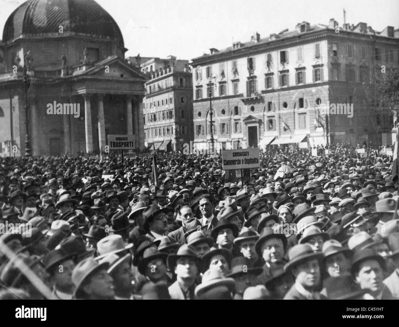 Crowd at a party meeting in Rome, 1931 Stock Photo - Alamy