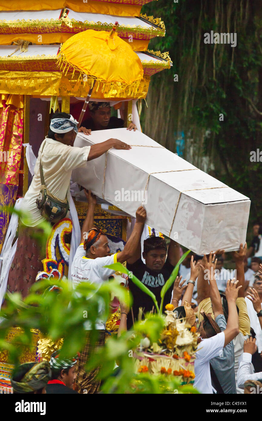 Hindu Style Cremation Dead Body Stock Photos & Hindu Style Cremation ...