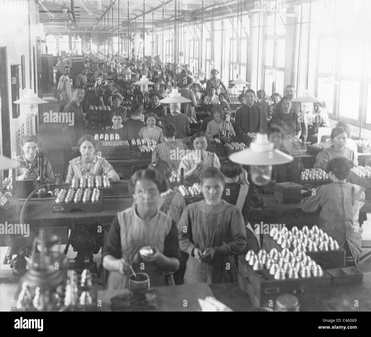 Munitions factory world war hi-res stock photography and images - Alamy