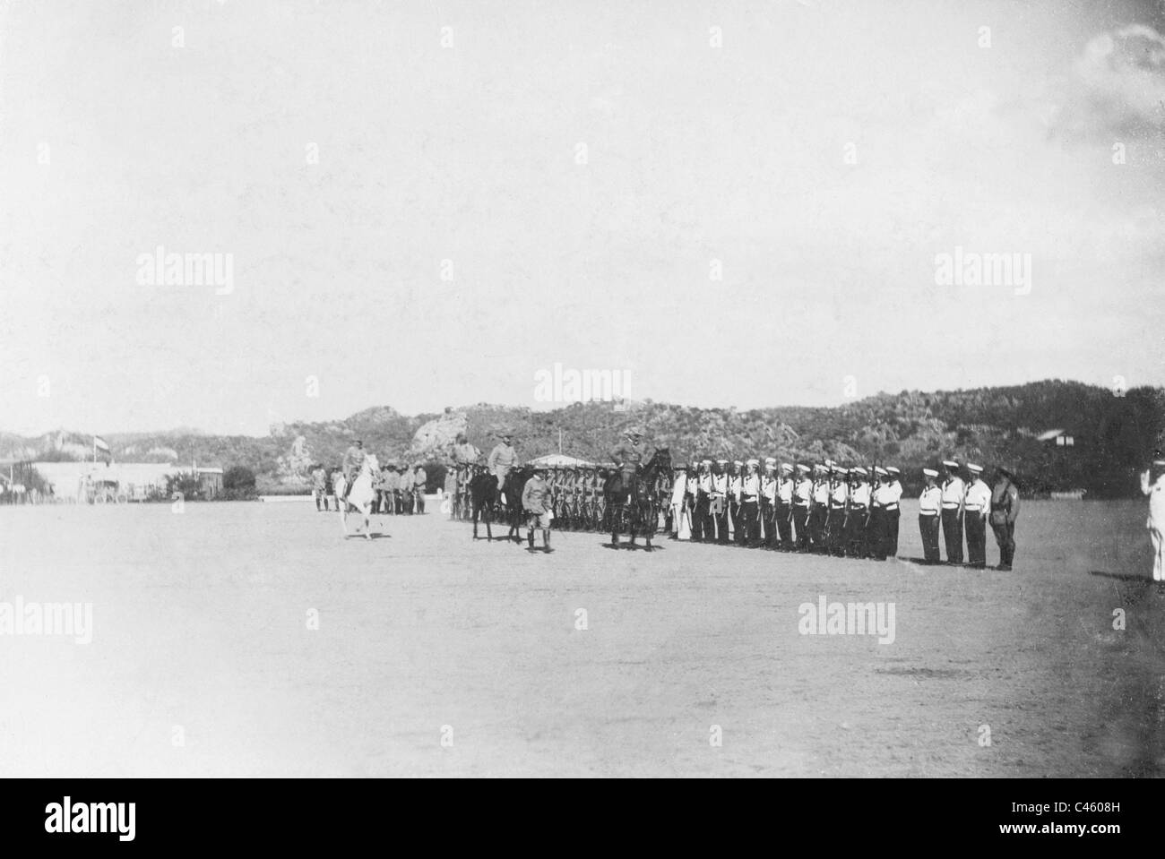 Lothar von Trotha with soldiers during the Herero uprising, 1905 Stock ...