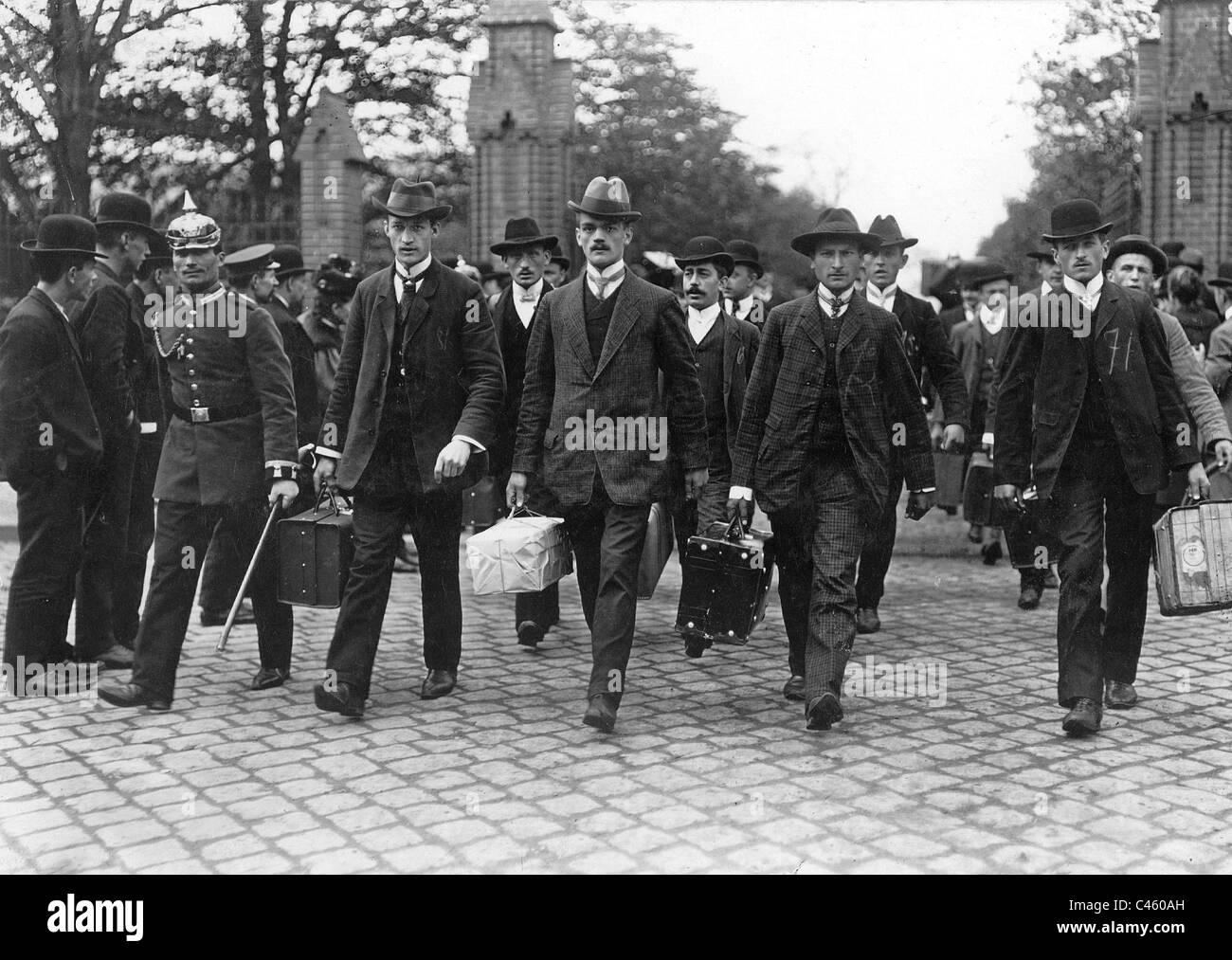 Outbreak of war 1914 hi-res stock photography and images - Alamy