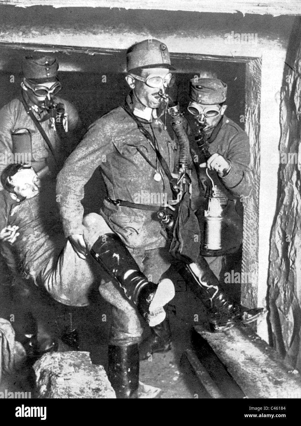 World war gas warfare hi-res stock photography and images - Alamy