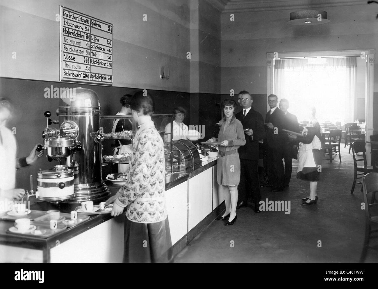 'Eating House' in Berlin, 1929 Stock Photo - Alamy