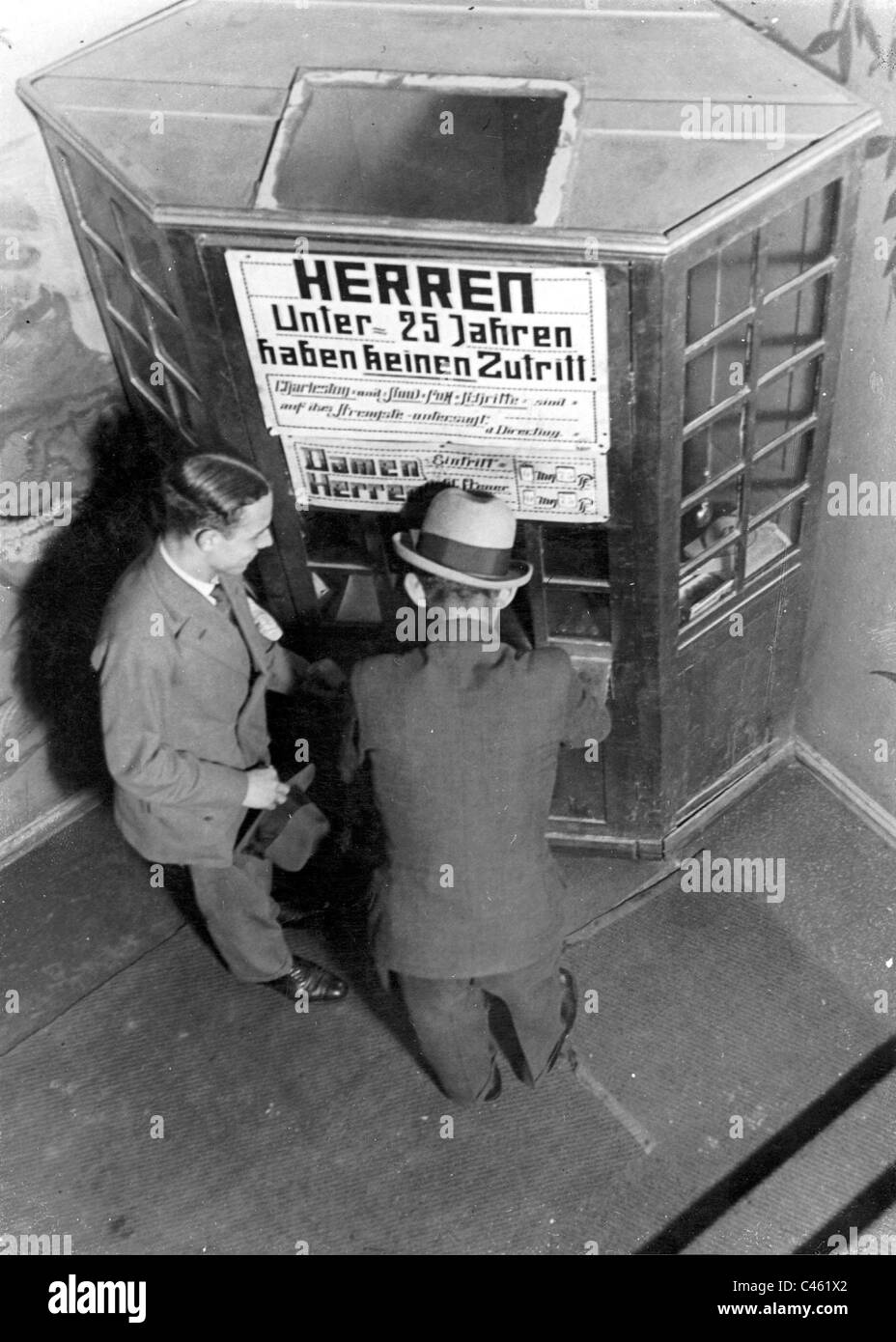 Nightclub restaurant Black and White Stock Photos & Images - Alamy