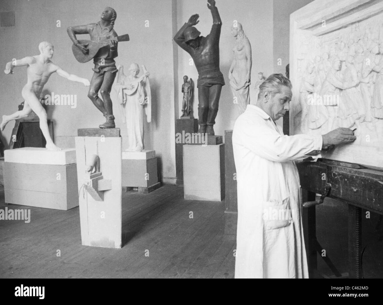 Art of the Third Reich: Sculptures, 1933-1945 Stock Photo - Alamy