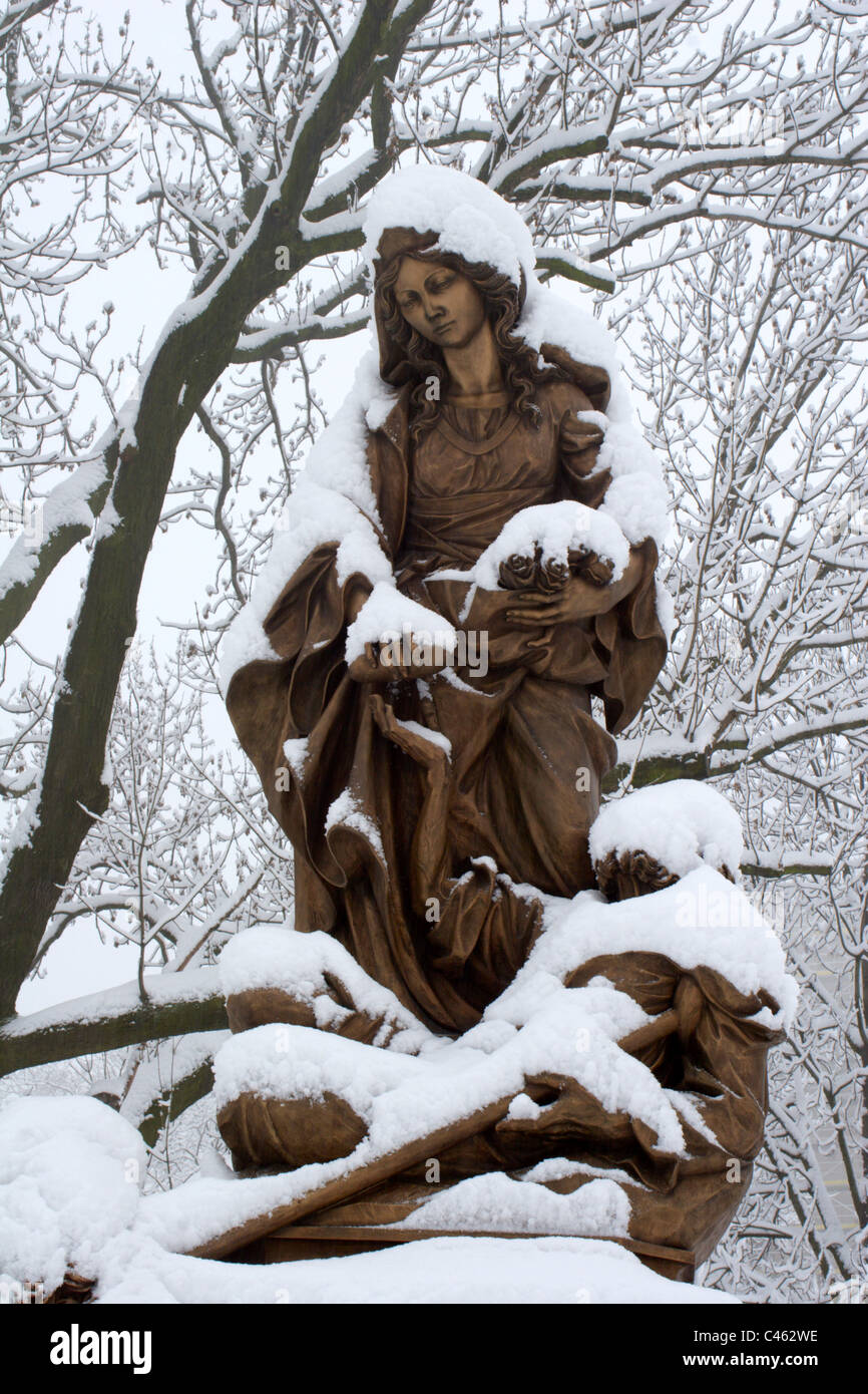 Bratislava - st. Elizabeth statue by castle in winter Stock Photo - Alamy