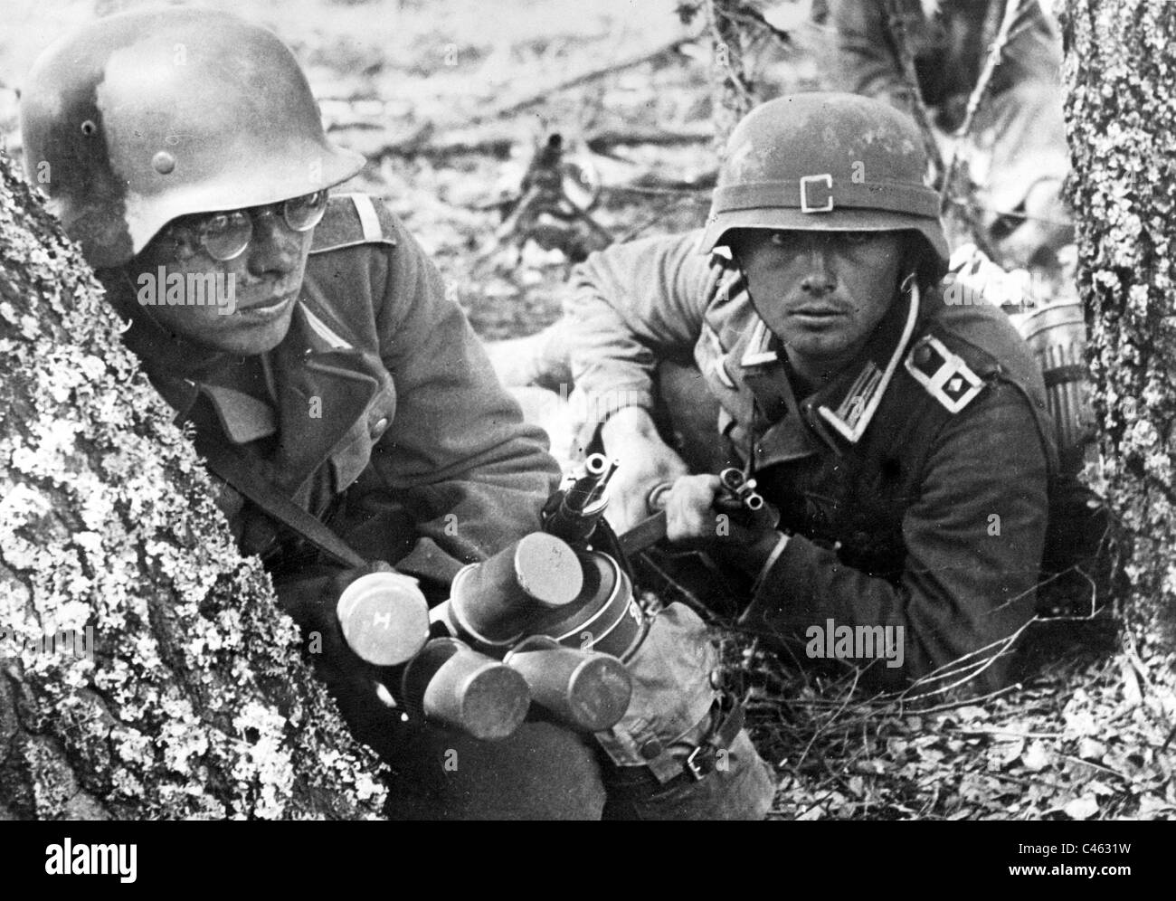 German soldiers on the Eastern front preparing to attack, 1941 Stock ...