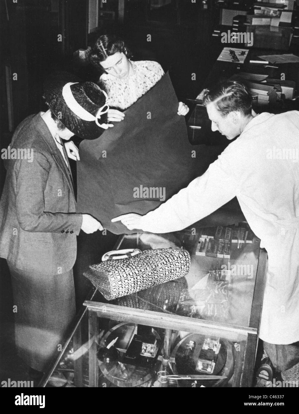 Nazi germany shopping hi-res stock photography and images - Alamy