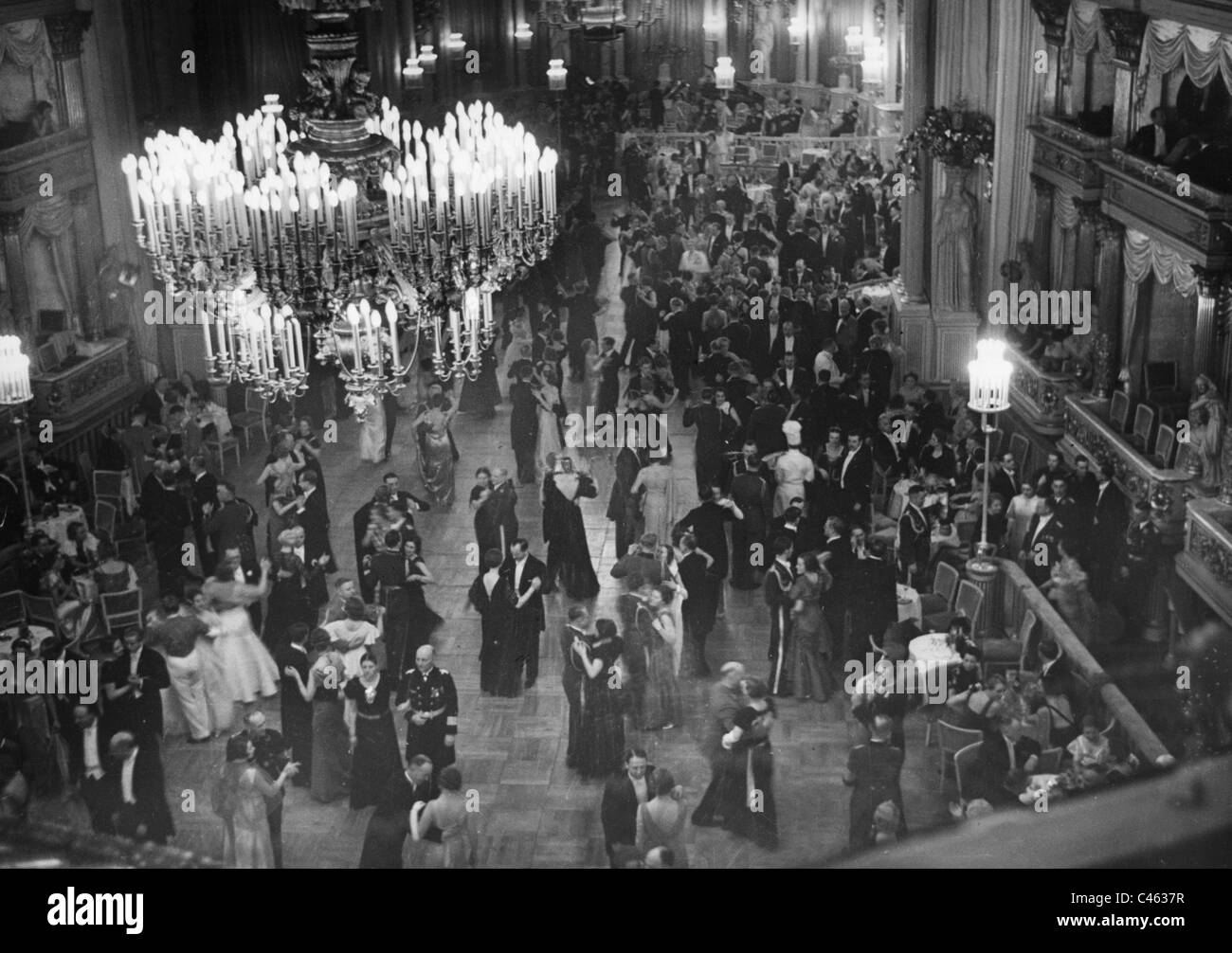 Nazi germany everyday life 1933 1945 Black and White Stock Photos ...