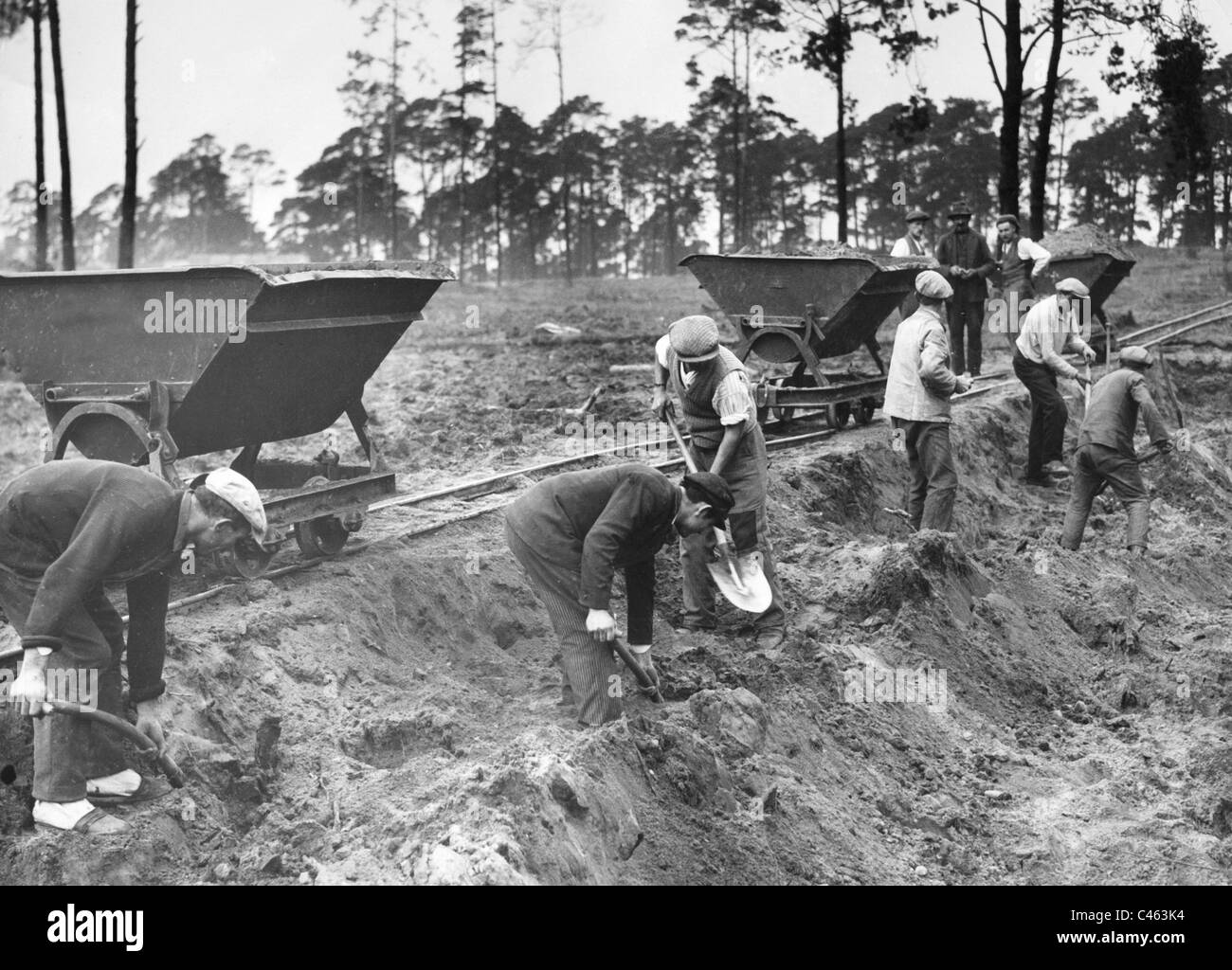 Nazi germany public works 1933 1945 hi-res stock photography and images ...