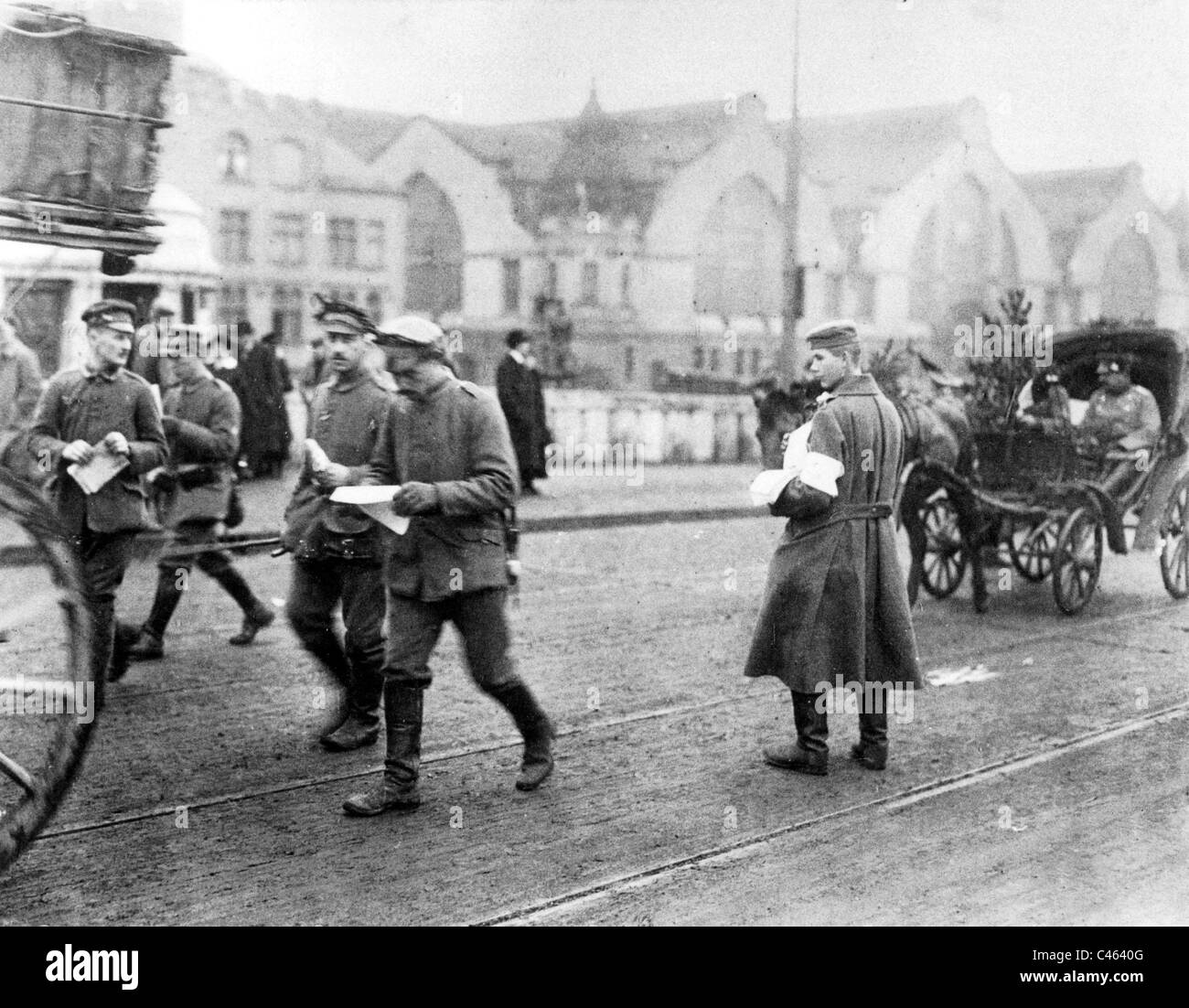 Retreating soldiers hi-res stock photography and images - Alamy