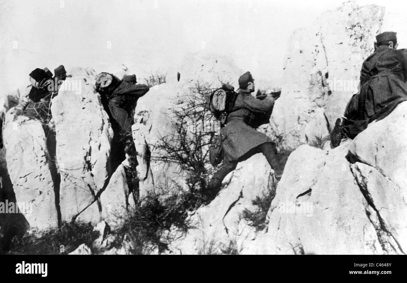 Austrian soldiers exchanging fire, 1917 Stock Photo - Alamy