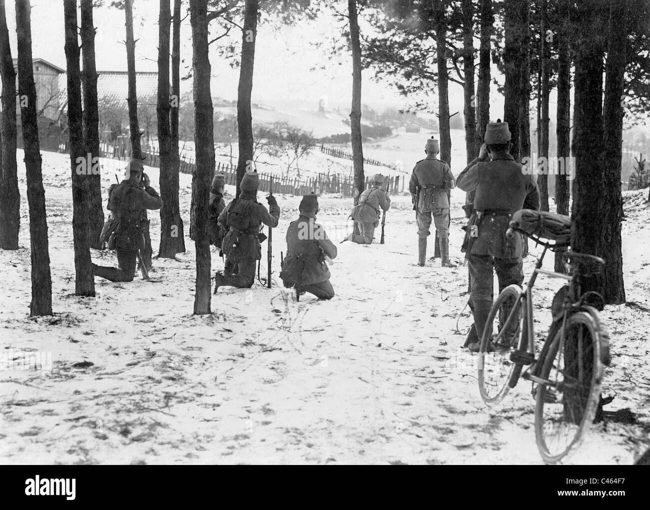 German rifle patrol on the Eastern front, 1915 Stock Photo - Alamy