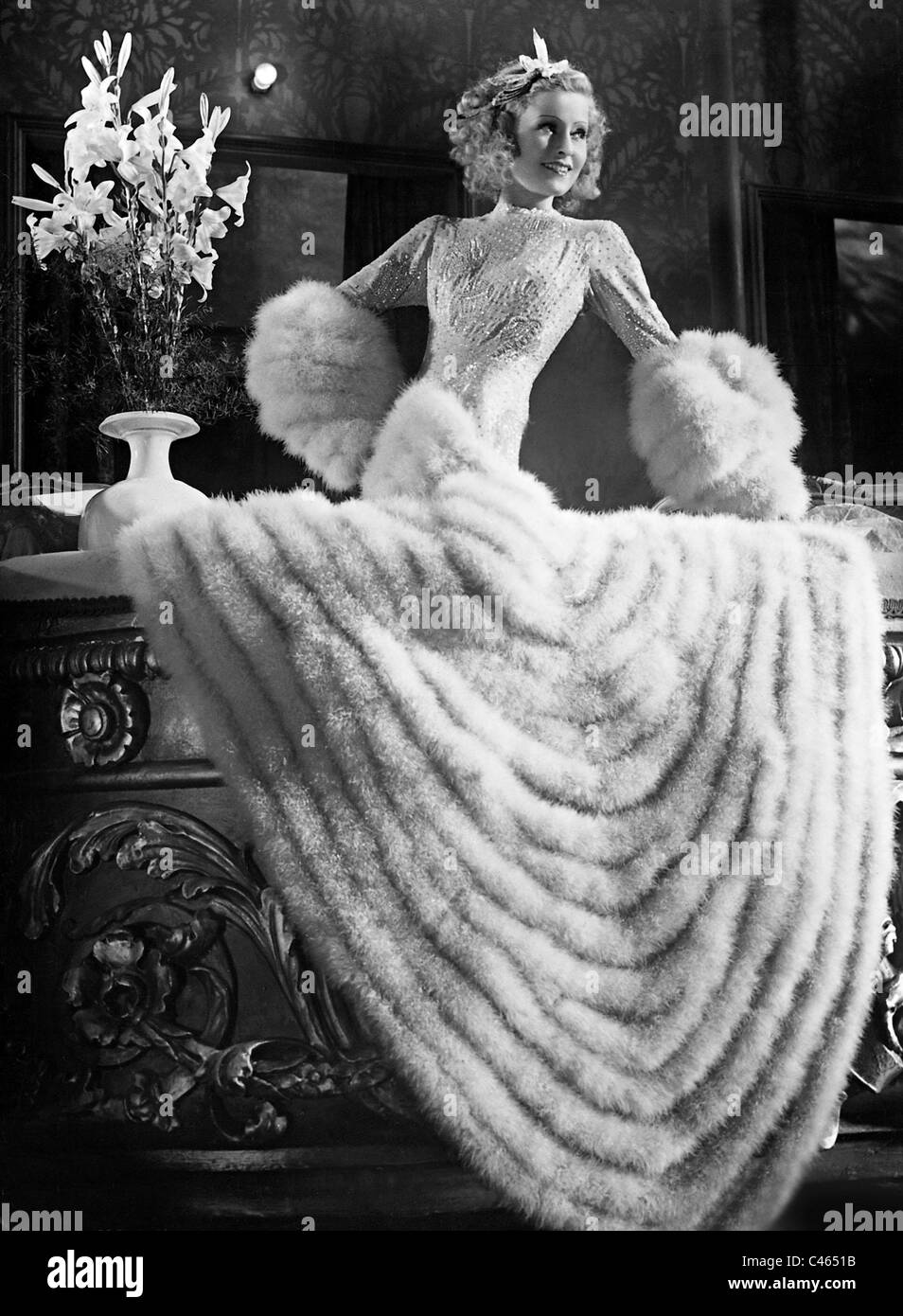 Entertainment kids Black and White Stock Photos & Images - Alamy