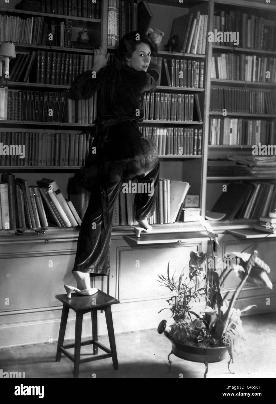 Maria bard hi-res stock photography and images - Alamy