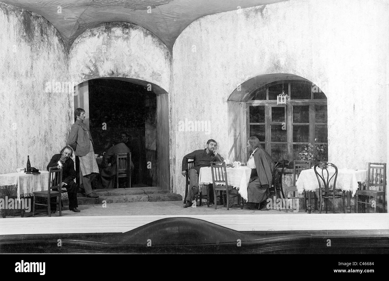 Corpse hi-res stock photography and images - Alamy